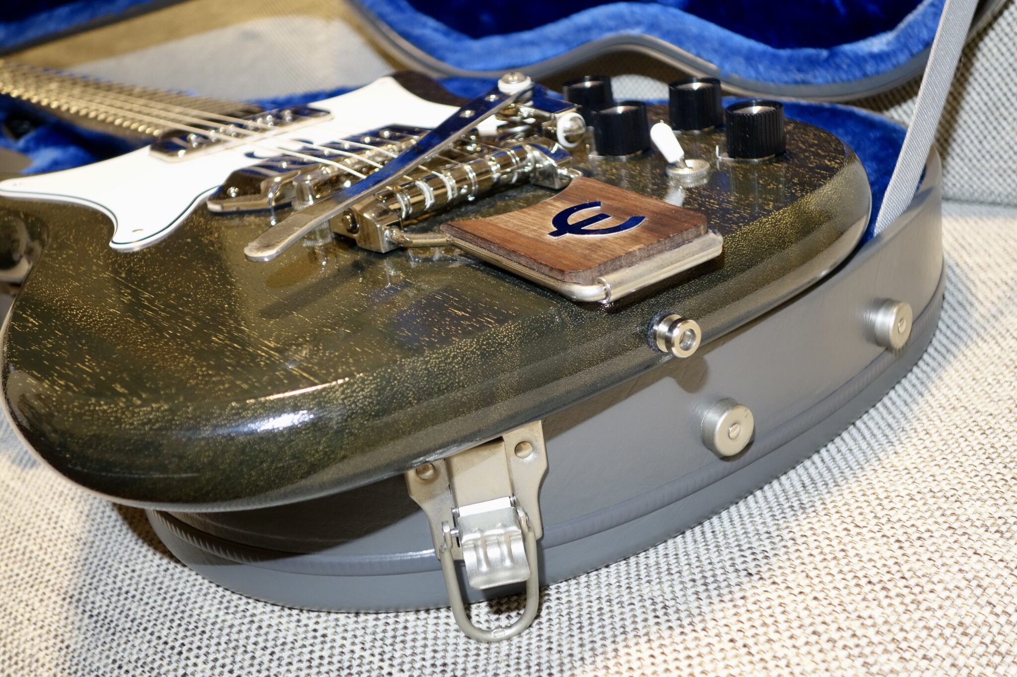 Epiphone Limited Edition Elitist Tamio Okuda Coronet Outfit / Silver ...